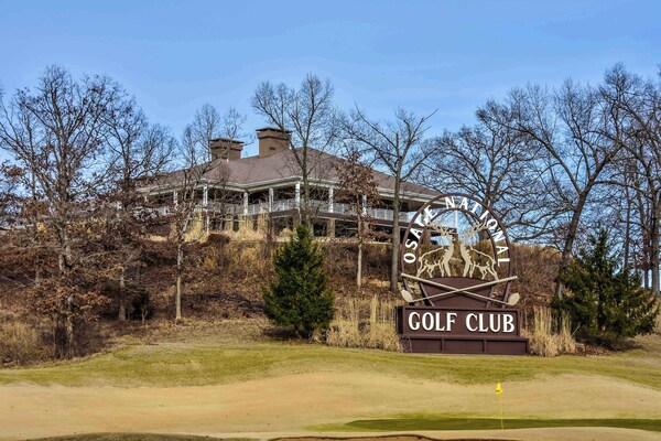 バーディーズ ブリス 2 ベッドルーム コンド スリープス 6！ - ユージーン, MO