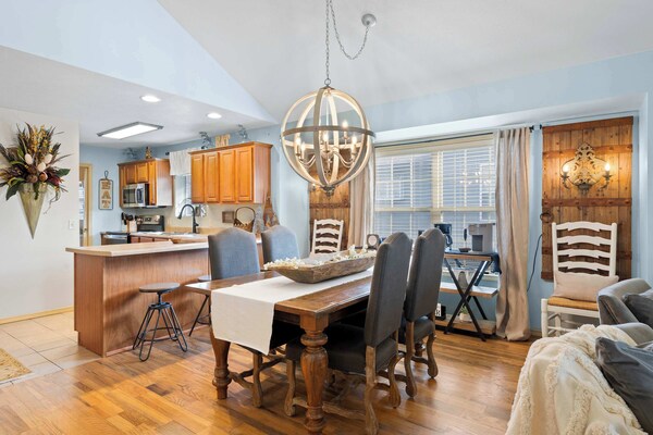 Par 7 Penthouse At Stonebridge Resort - Kimberling City, MO