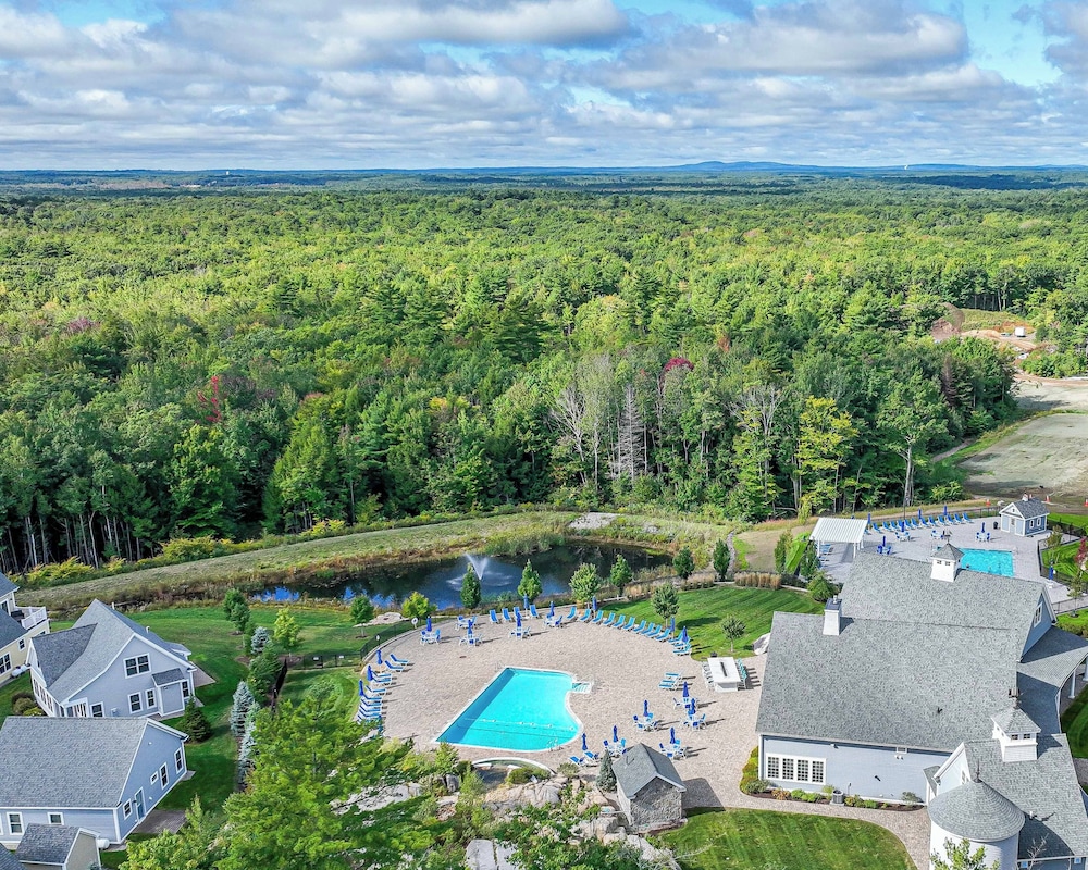 Maritime Meadows Charming Resort-style Home! - Kennebunk, ME