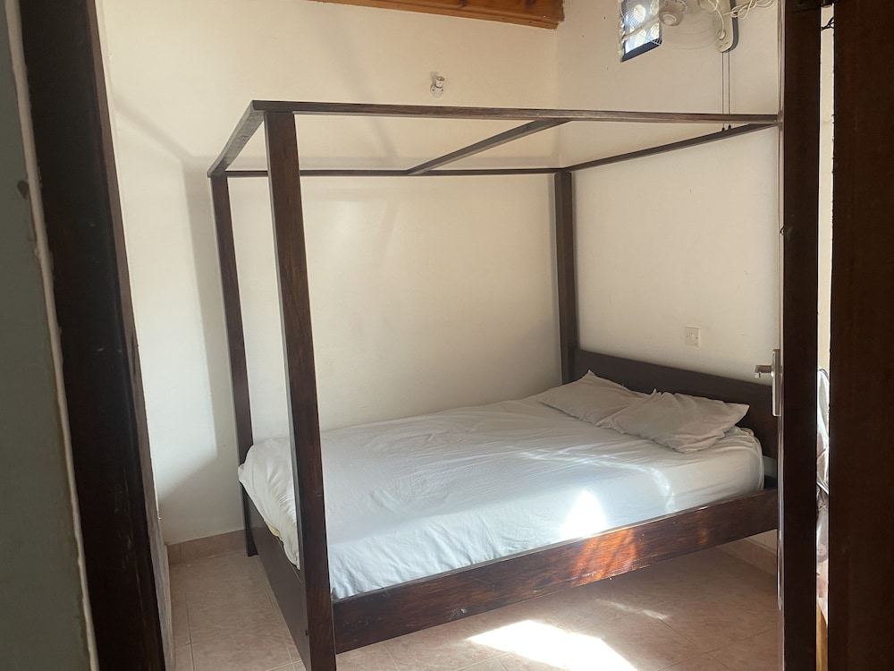 2 Minutes To The Beach! One Bedroom Sized Apartment In Diani - Diani Beach
