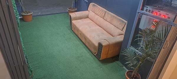 Hotel Tan Square Inn Lodge - Pune