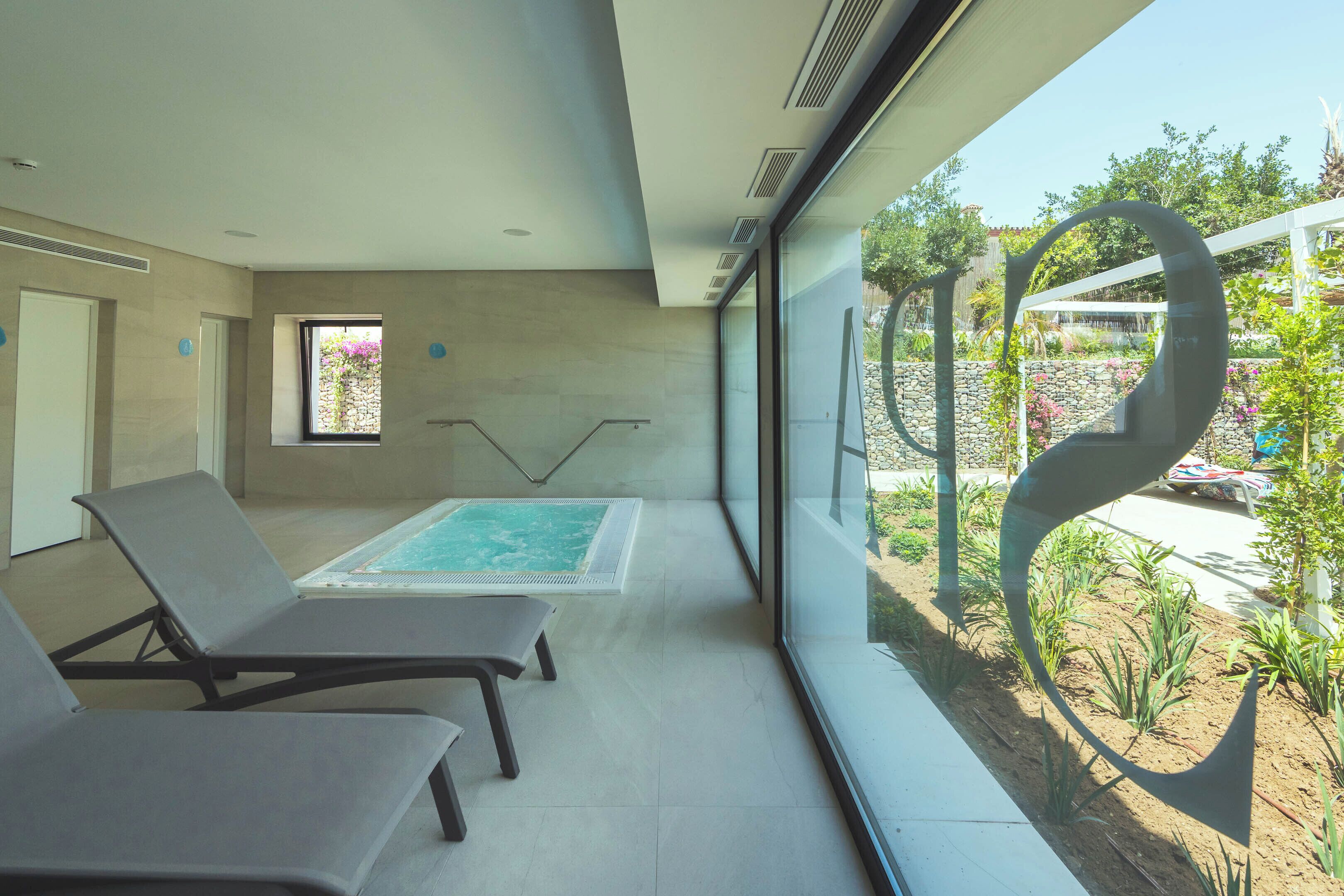 1 sala de tratamento, massagens 