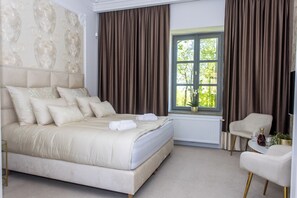 Roupa de alta qualidade, camas de colchão Select Comfort, minibar 