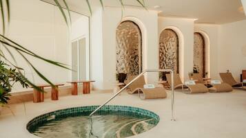 Sala(s) para tratamentos a casais, sauna, banheira de hidromassagem