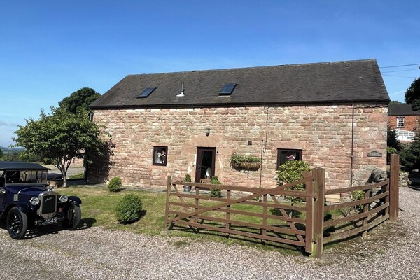 Barn-sleeps 4-pets Ok-parking-near Alton Towers - Derbyshire