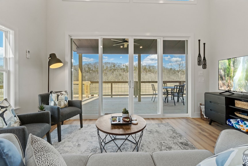 War Eagle Creek Retreat- Cabin On The Creek- Private But Close To Everything - Withrow Springs State Park, Huntsville