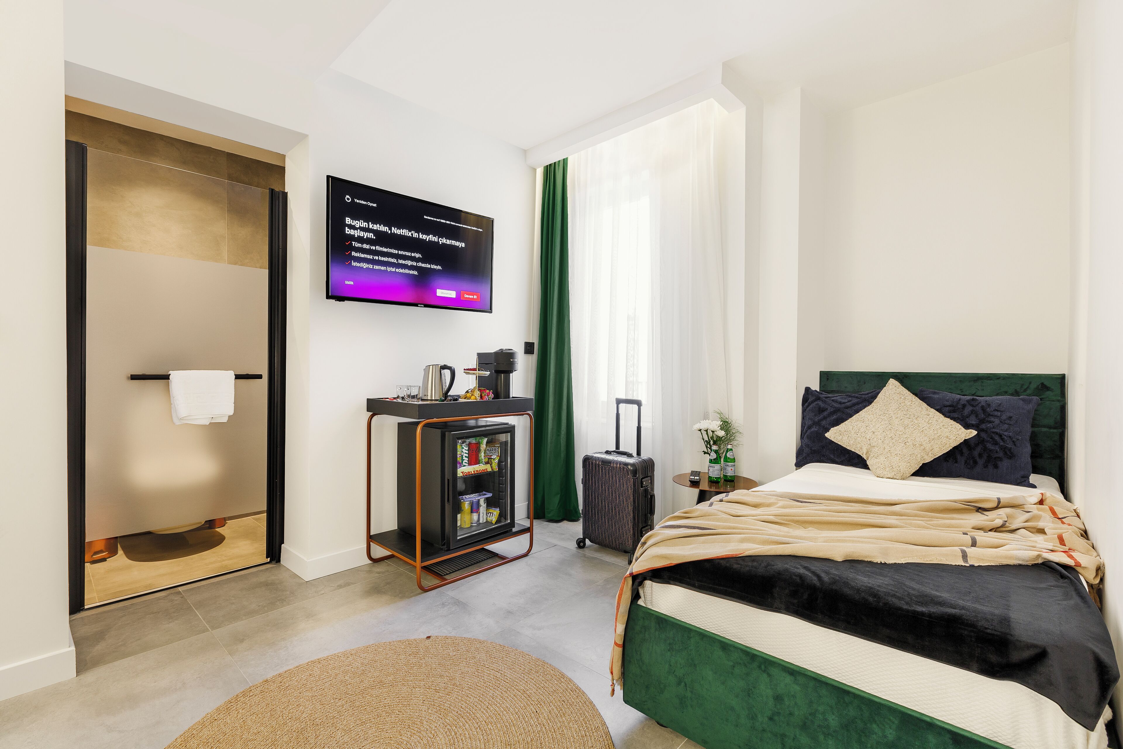 Quarto Triplo Superior | Roupa hipoalergénica, minibar, cofre no quarto 