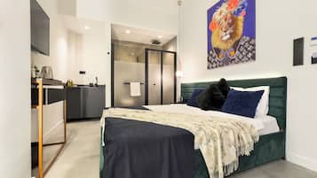 Quarto Duplo Superior, banheira de hidromassagem | Casa de banho | Um polibã, um chuveiro fixo, produtos de higiene exclusivos