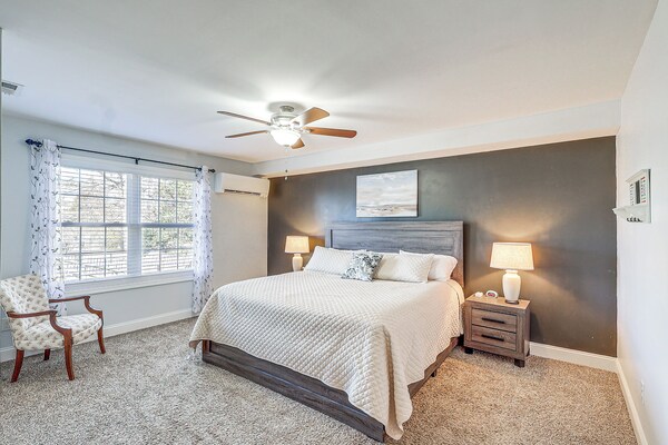 Spacious North East Home W/ Fenced Yard & Fire Pit - Havre De Grace, MD