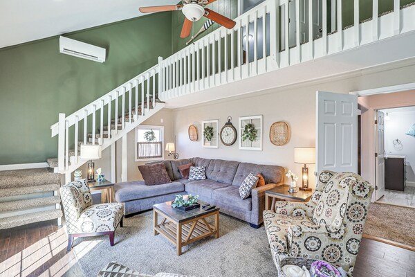 Spacious North East Home W/ Fenced Yard & Fire Pit - Elk Neck State Forest, North East
