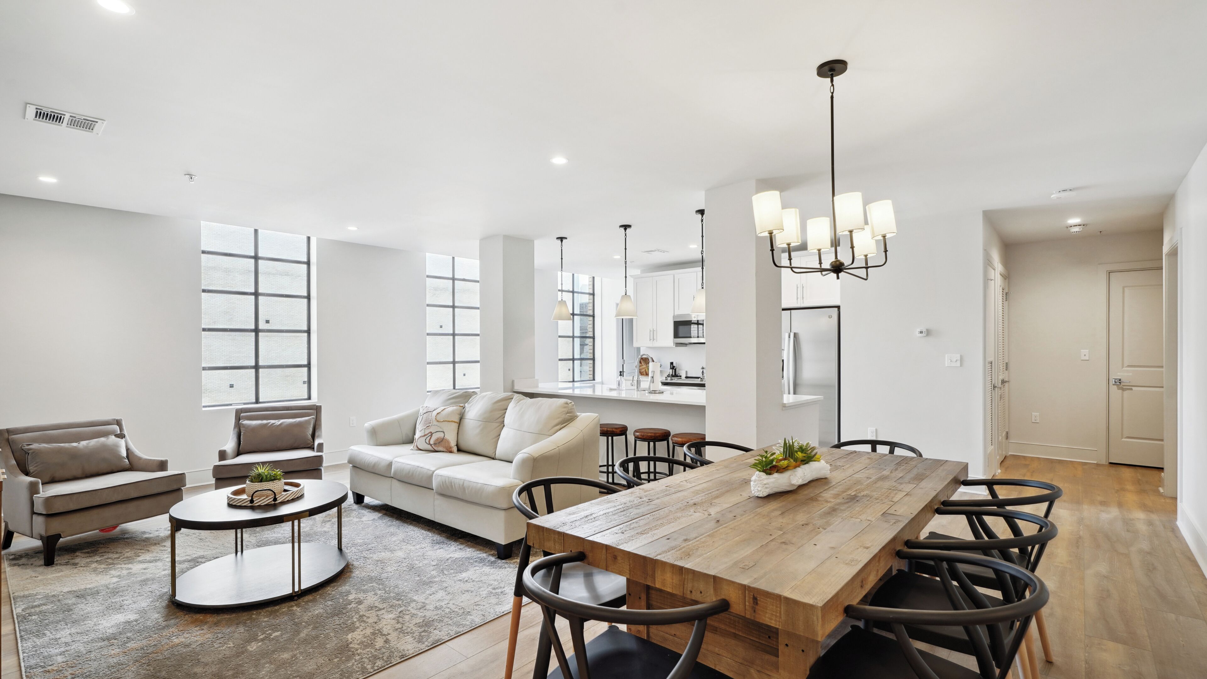 Condo clássico, 4 quartos | Cozinha privada | Geladeira grande, micro-ondas, fogão, cooktop