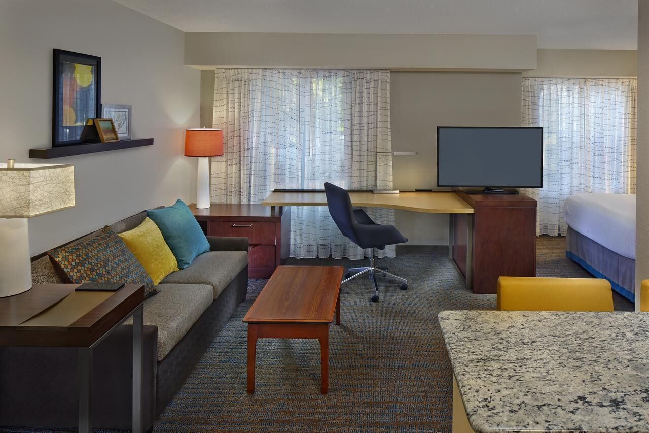 Get Ready For Blissful Getaway! 2 Cozy Units, Free Breakfast And Parking! - Farmington, CT