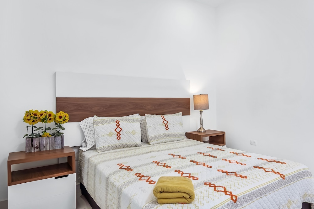 Dog-friendly Home With Partial Ocean View, Heated Pool, Rooftop Terrace - Playas de Tijuana
