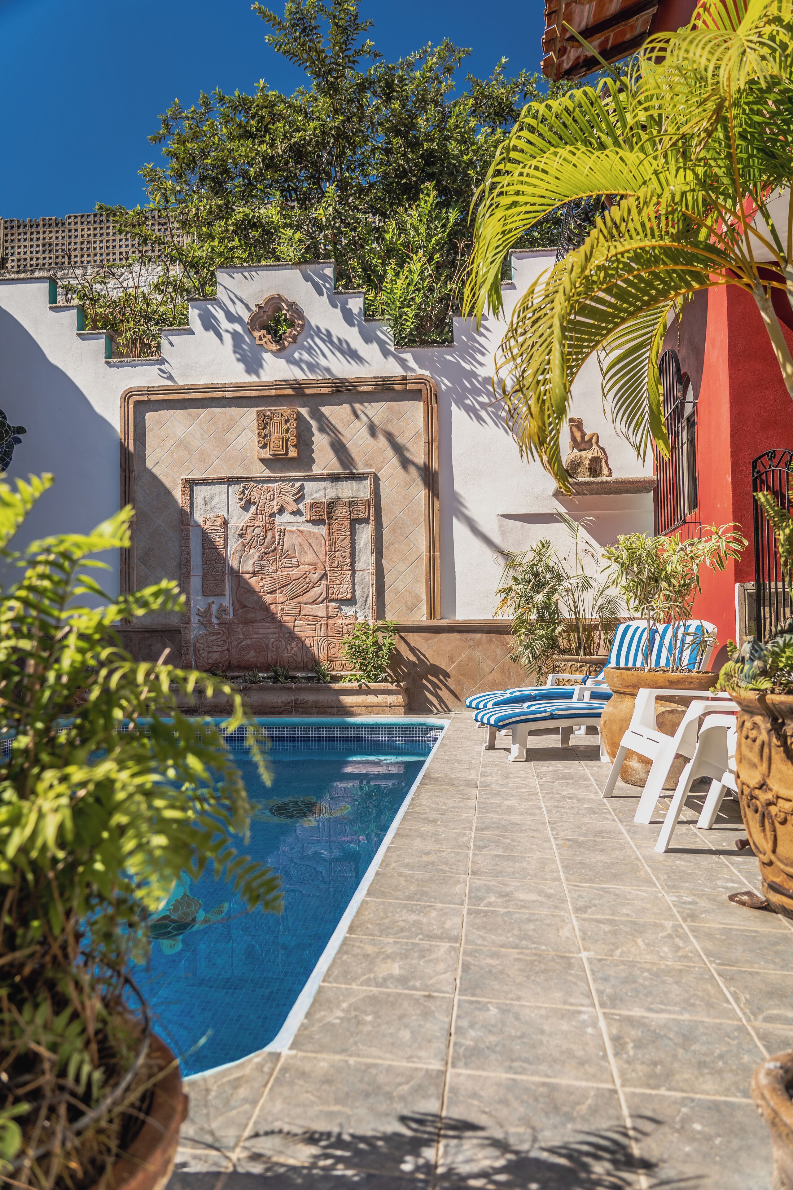 2 piscinas exteriores, guarda-sóis, espreguiçadeiras 