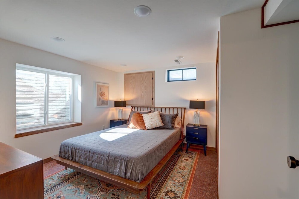 Paoli Den - Newly Remodeled! - Madison, WI