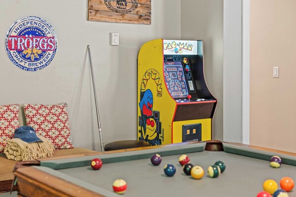 Alpine Serenity By Avantstay Beach + Lake Access Theater, Deck, Playroom - Lehigh Gorge State Park, Jim Thorpe
