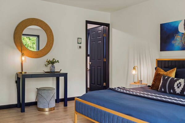 For Lake Sake By Avantstay Lakefront + Hot Tub + View - Kalahari Indoor Waterpark, Pocono Manor