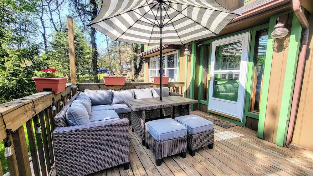 The Wooden Nest By Avantstay Deck, Big Yard W/ Hammocks & Fire Pit - Pennsylvania