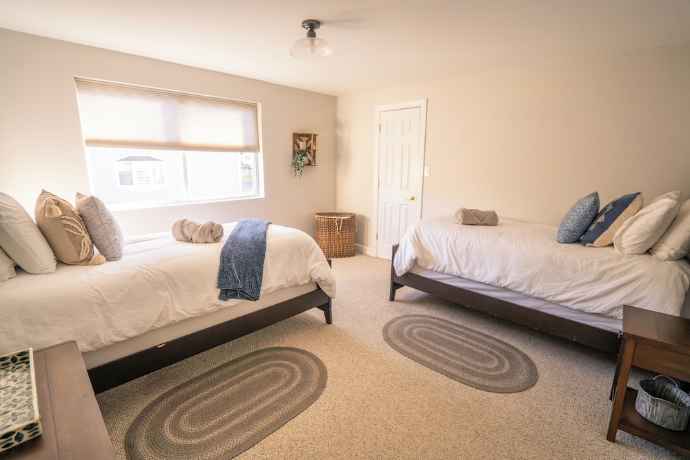 Beautiful Lakefront Getaway With Hot Tub! - Greenwood Lake, NY