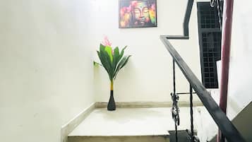 Quarto | Casa de banho | Artigos de higiene pessoal grátis, chinelos