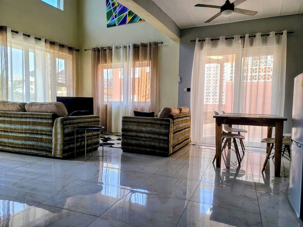 House Sleeps6-bbq-balcony-scenicmountainview - Freetown
