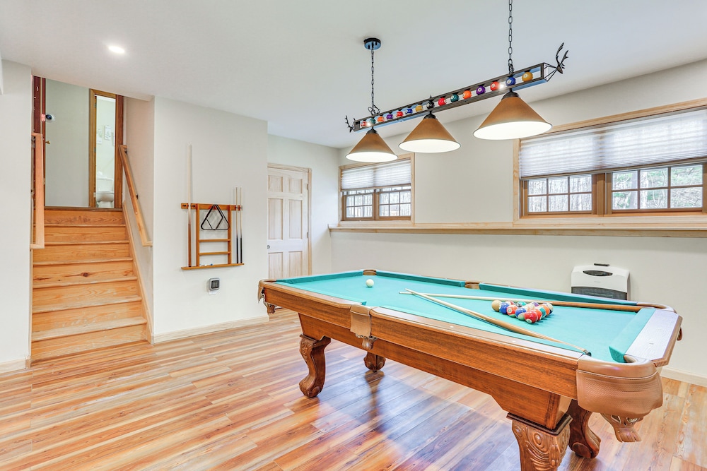 Forest-view Deck & Fire Pit: Poconos Escape! - Bushkill, PA