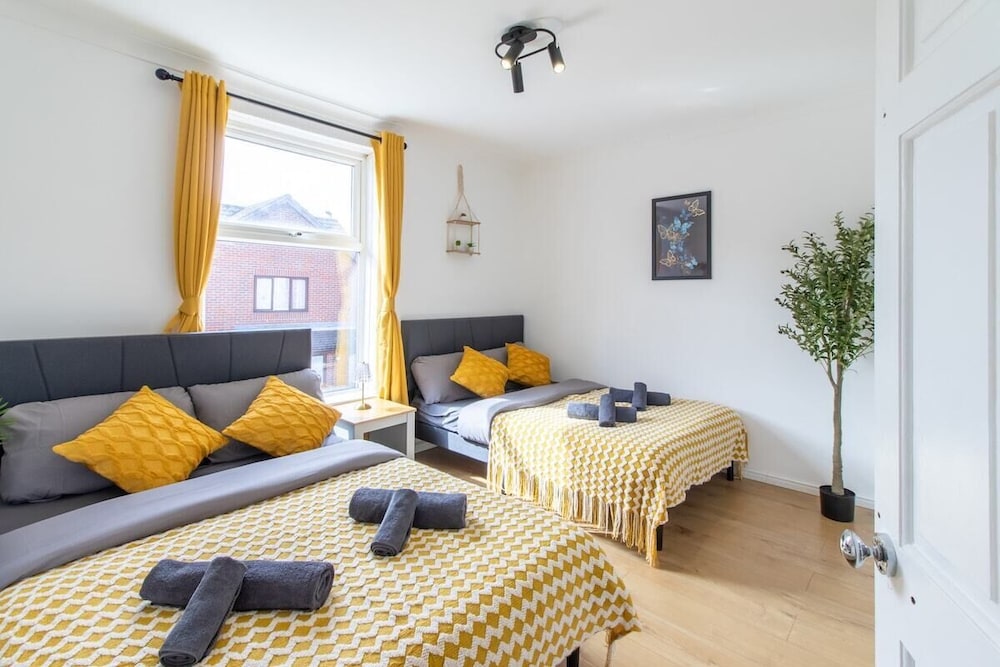 Open Mind Property - Luxury 5 Beds & Free Parking - Portsmouth