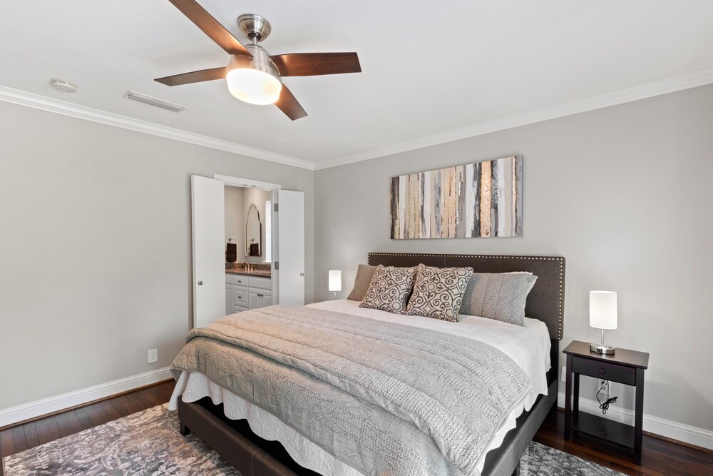 Furnished 2 BR Home in the Bird Streets, Dallas, TX - Eclipse Special ...