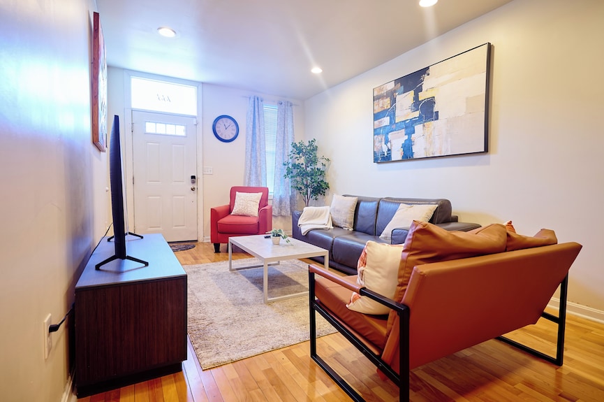 Experience Waterfront Living Near The National Aquarium - Baltimore, MD