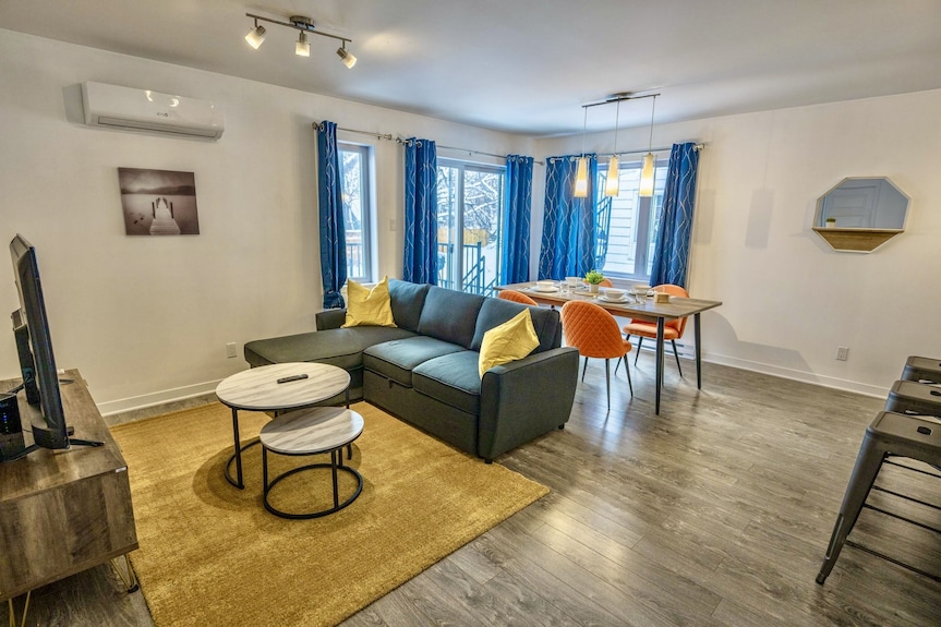 Modern Apartments 2 Bedrooms 4 Beds Ac Wi-fi Free Parking Smart Tv - Place Bell