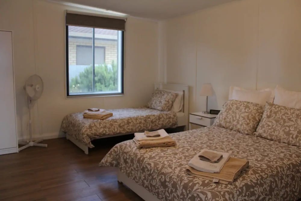 Cosy 3 Bedroom Cottage In The Centre Of Kingscote - Kangaroo Island