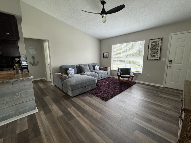 On Crystal River 2 Docks Secure Trailer Parking. New Hot Tub! - Crystal River, FL