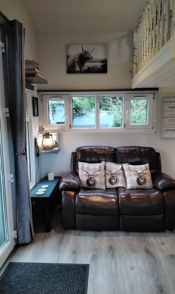 Delightful Tiny House With Stunning Views In The Dublin Mountains!\n\n - Dublín