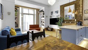 Apartamento Básico | Cozinha privada | Um frigorífico, um forno, uma placa de cozinha