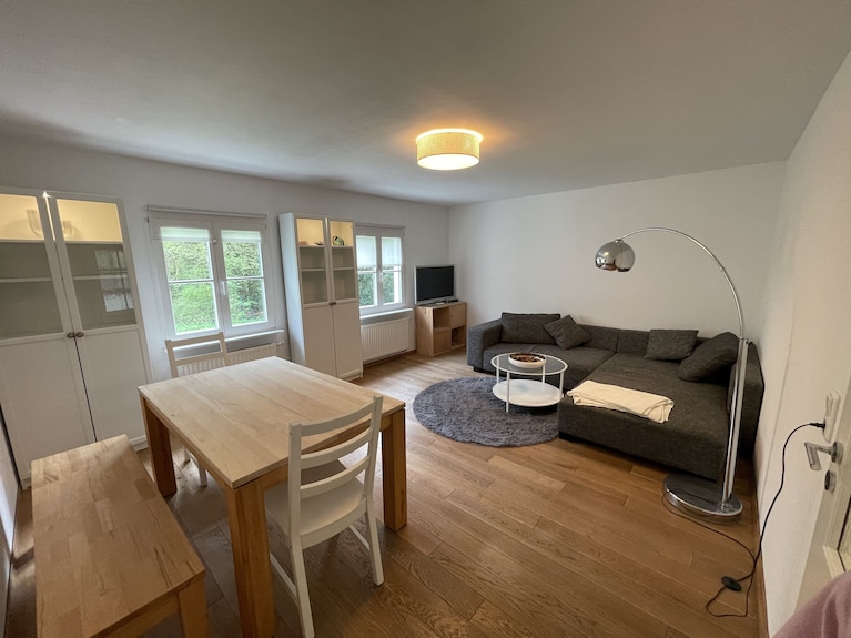 Ruhig Und Idyllisch: Kleines Ferienhaus Am Waldrand - S-bahn-nähe - Zentrumsnah - Cologne