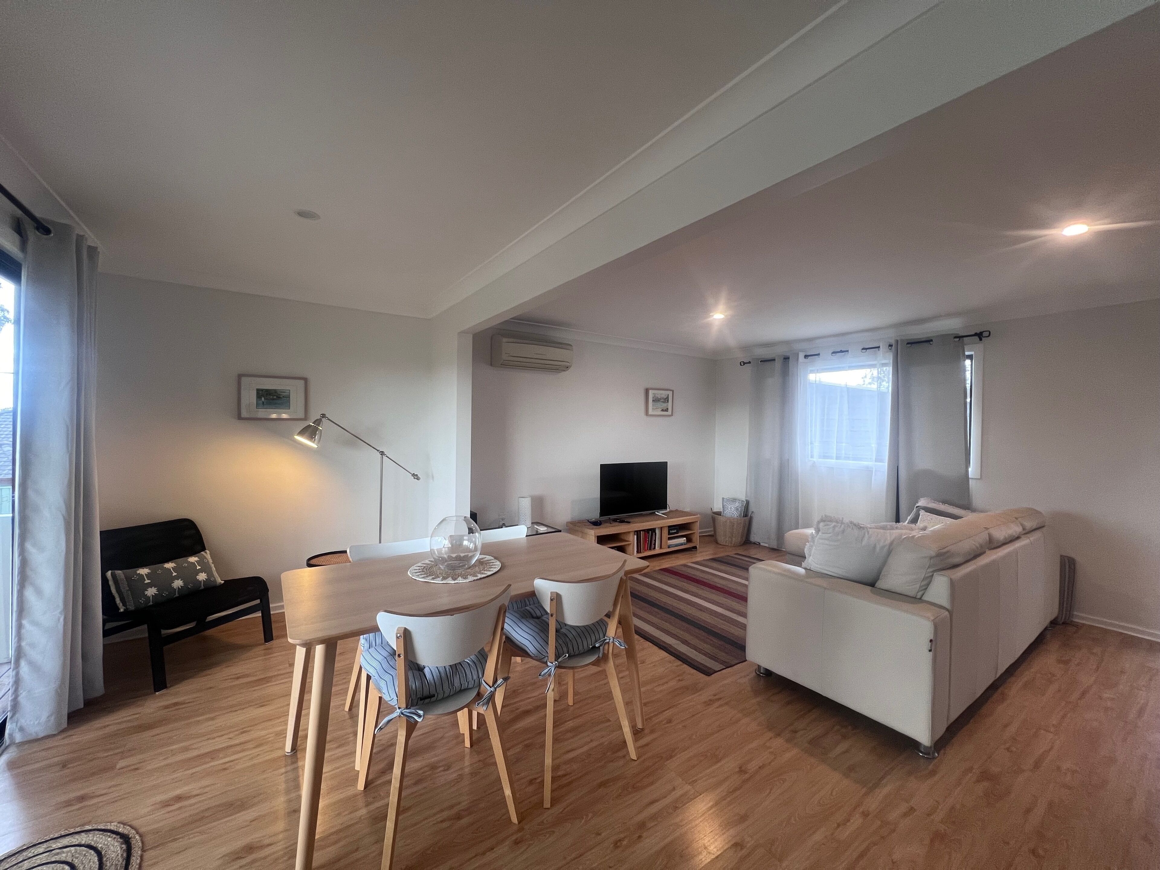 Cosy Little Cottage In Brightwaters Nsw Close To The Shores Of Lake Macquarie. - Newcastle