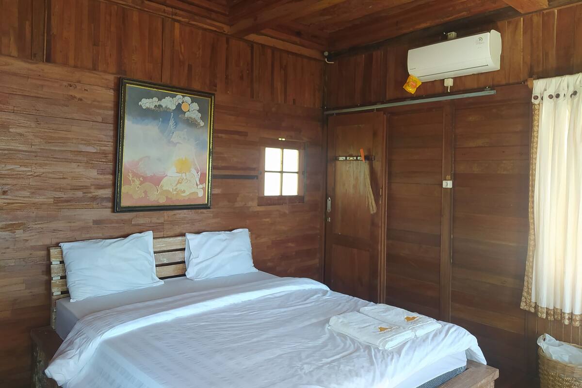 Quarto Duplo Deluxe, vista para a praia | Secretária, Wi-fi grátis, roupa de cama fornecida