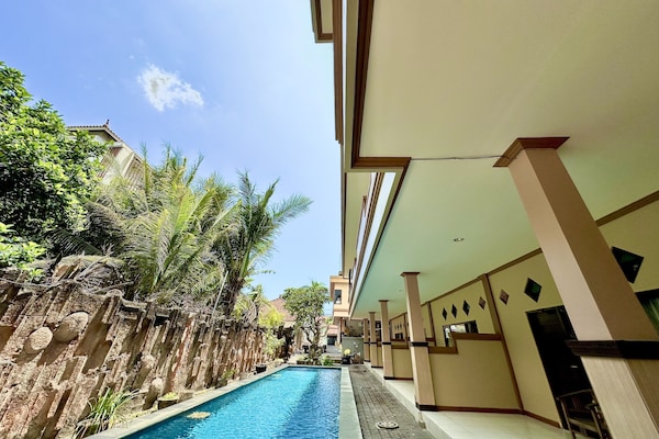 Taxa Raya Guest House - Legian