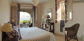 Villa, fumadores | 6 quartos 