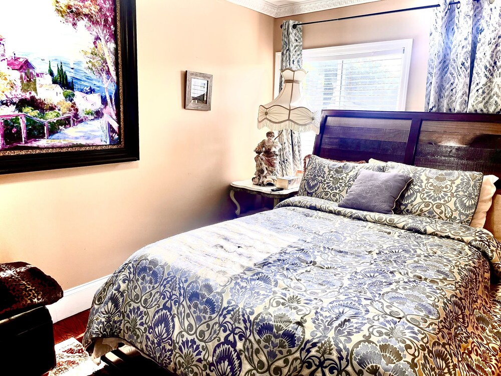 Room At Sharing House - Long Island, NY