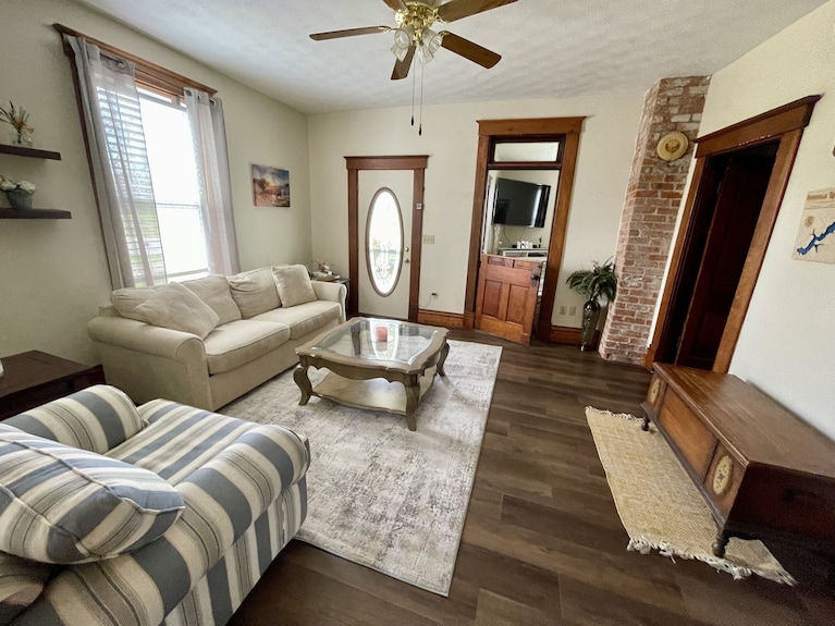 Cozy Family Friendly Farmhouse, Minutes From Brookville Lake. - Indiana