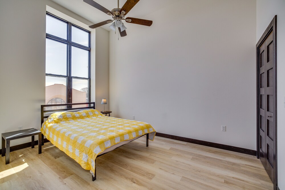 Renovated Loft-style Apartment In Downtown Cashton - Wisconsin