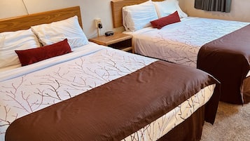 Quarto casal standard | Edredons de pluma, camas com colchões de espuma com sistema de memória