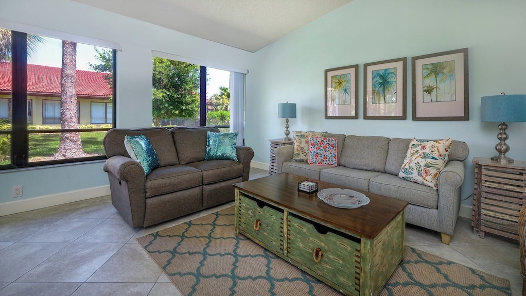 Near Siesta Key!!! Resort Style Villa With Community Pool\/tennis\/shuffle... - Siesta Key