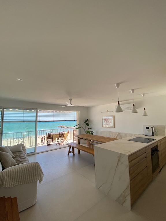 Appartement Luxe, 1ère Ligne Sur La Plage, T3, Climatisé, Terrasse,plancha,wifi - Palavas-les-Flots