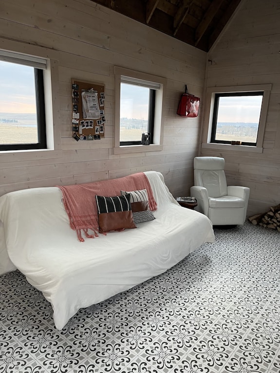 Hidden Haven Tiny House 2.0. Wide Open Spaces For Humans And Dogs! - Saskatchewan