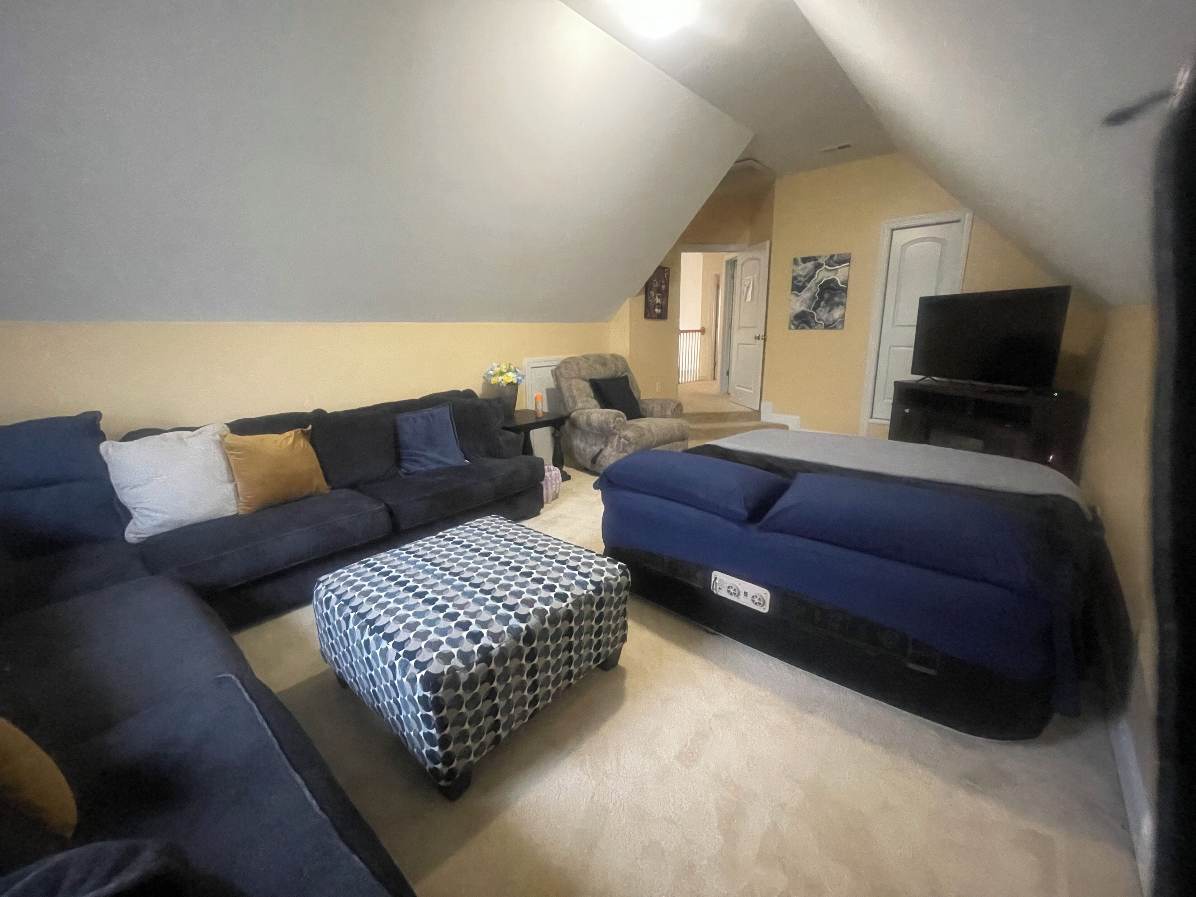 Elegance & Comfort: Your Greenville Escape - Greenville, NC