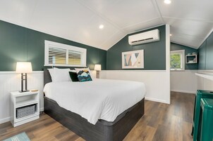 Cabine | Wi-fi grátis, com decoração personalizada, com mobília individualizada