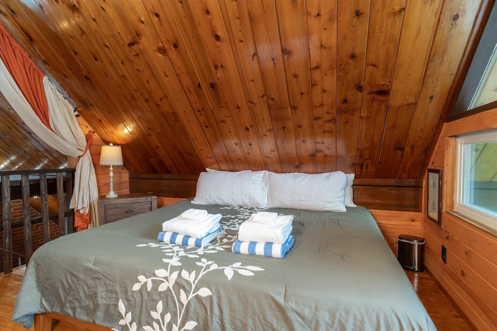 Bass Lake Chalet- A Frame With Hot Tub/firepit - Bass Lake, CA