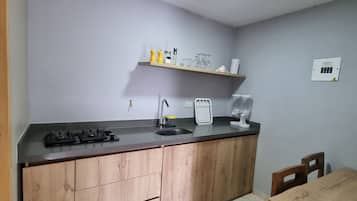 Suite-Estúdio Design | Casa de banho | Toalhas fornecidas, sabão, papel higiénico